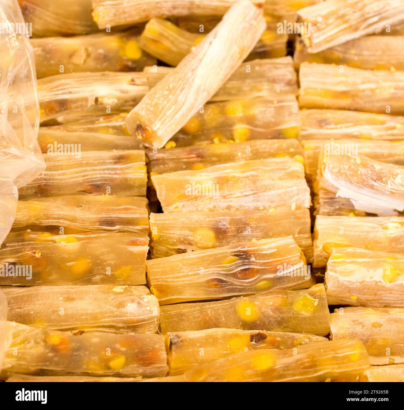 Traditional turkish delight at the bazaar Stock Photo - Alamy