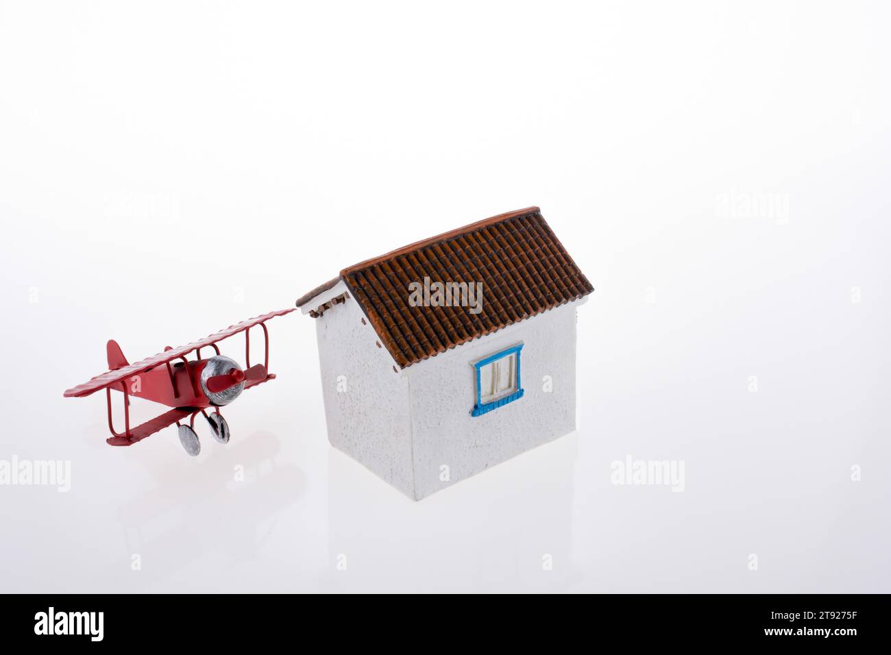 Airplane house hi-res stock photography and images - Alamy