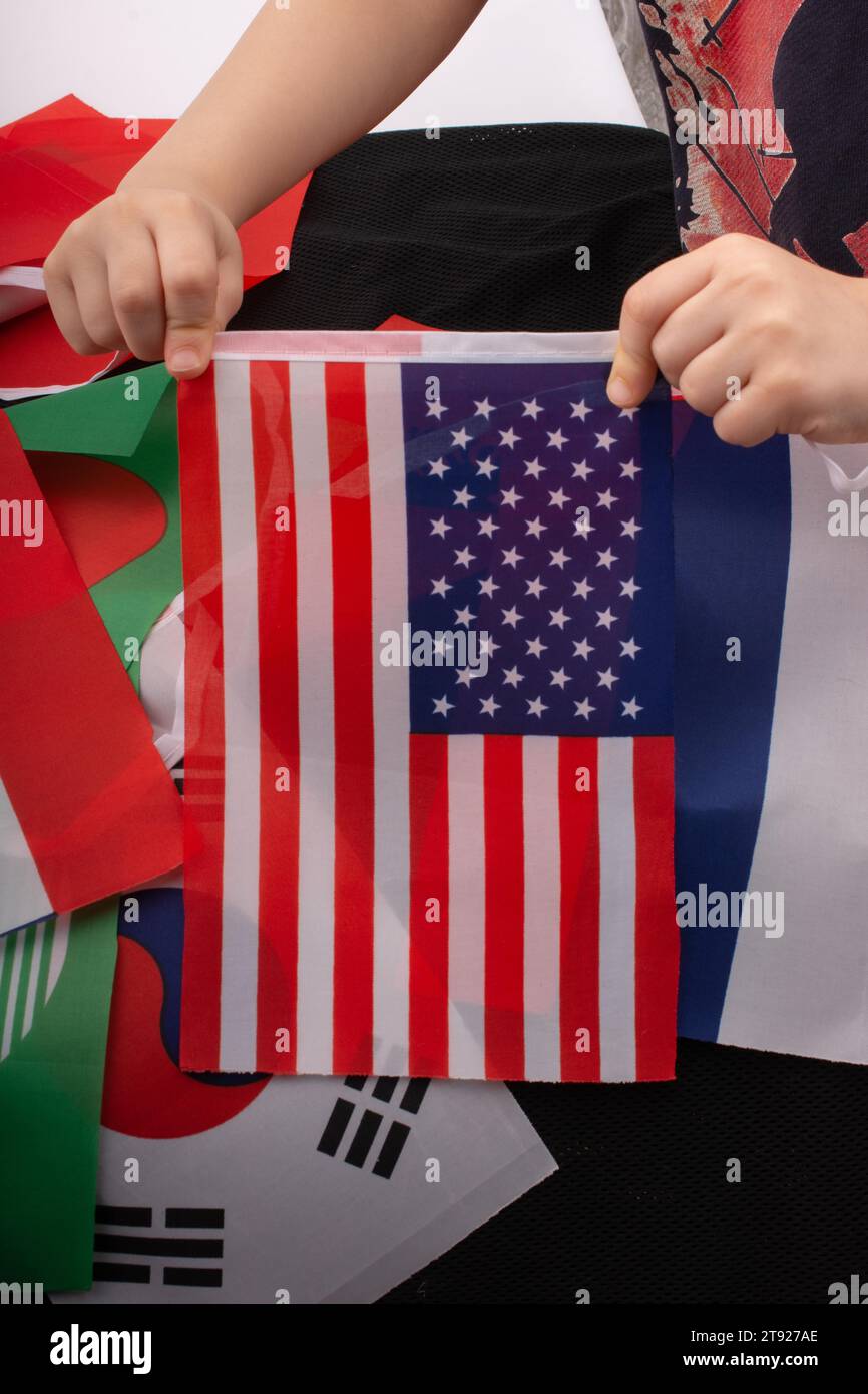 Hand holding american flag hi-res stock photography and images - Alamy