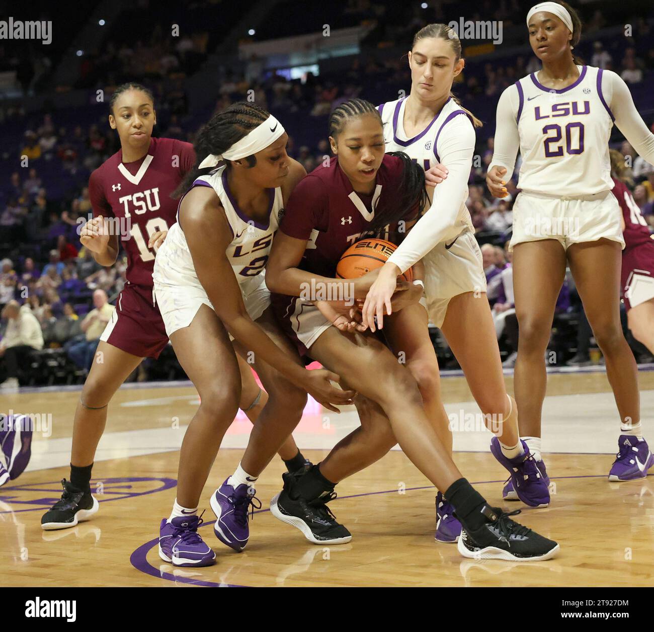 Baton Rouge, USA. 20th Nov, 2023. Both LSU Lady Tigers forward Amani ...