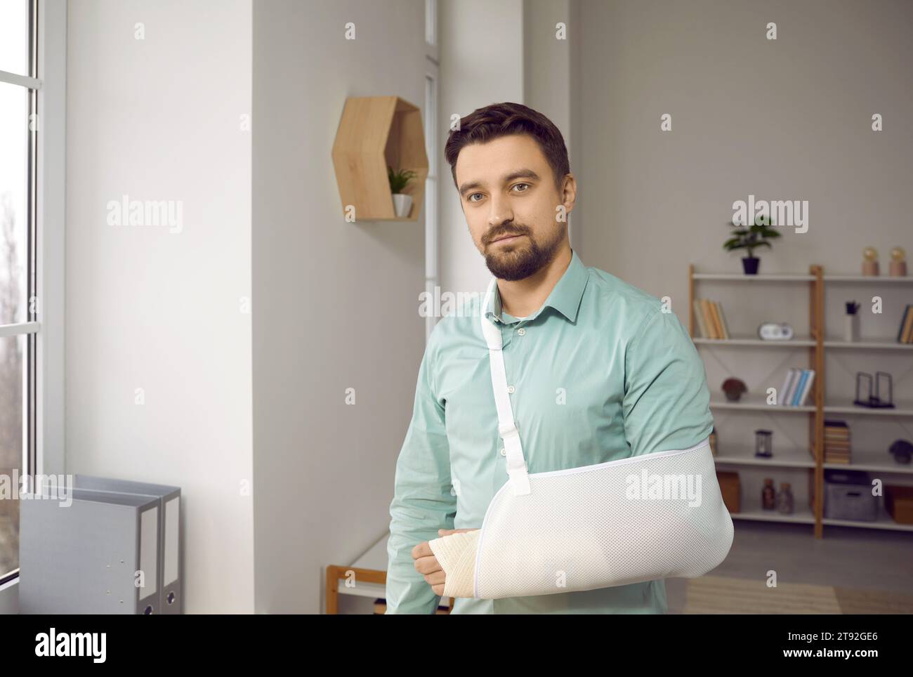 Man bandaged arm traumatology hi-res stock photography and images - Alamy