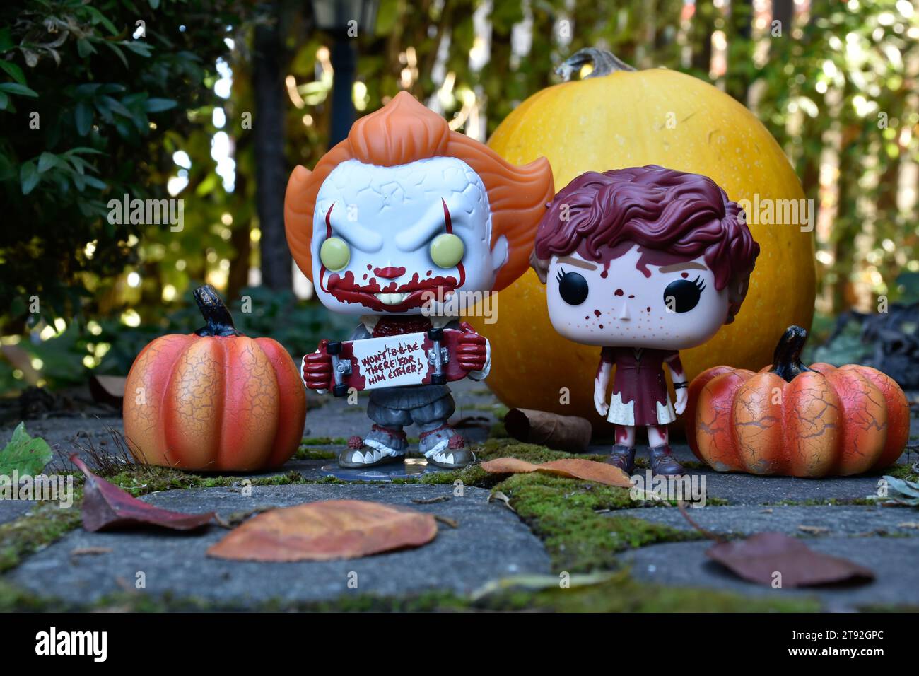 Funko Stephen King It Movie Pennywise The Clown And Georgie, 50% OFF