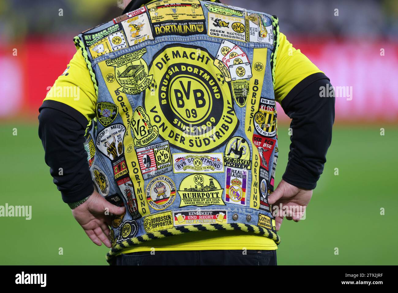Borussia dortmund bayern munich logo hi-res stock photography and ...