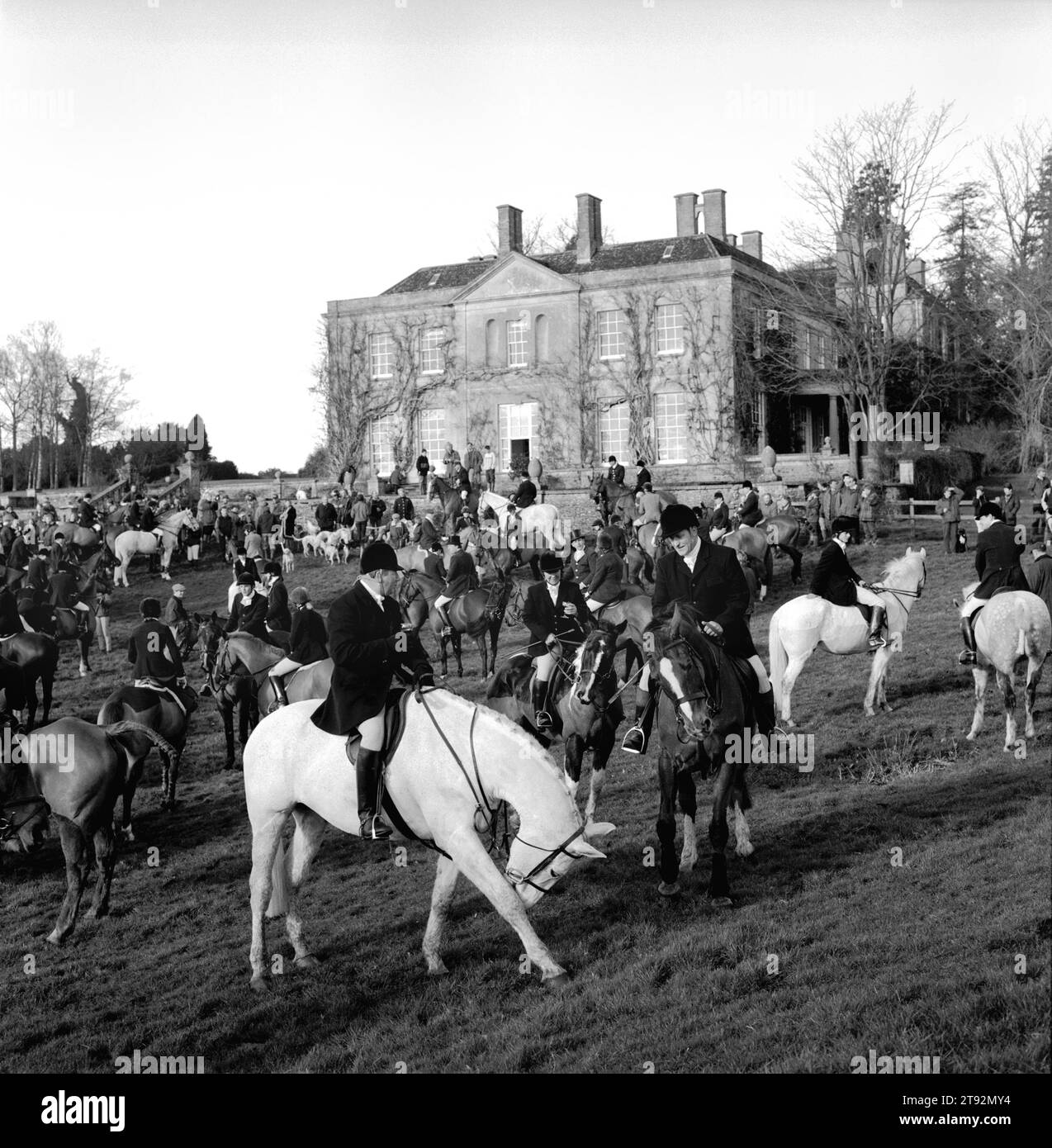 Fox Hunting UK. The Meet at the start of the days hunting, before the ...