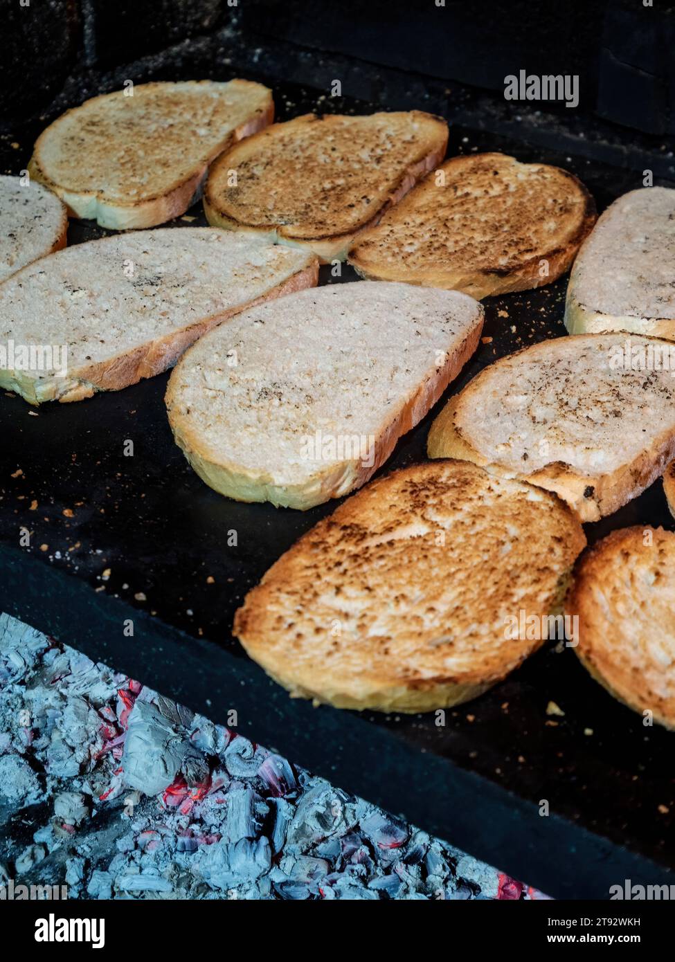 Crackling roaring hi-res stock photography and images - Alamy