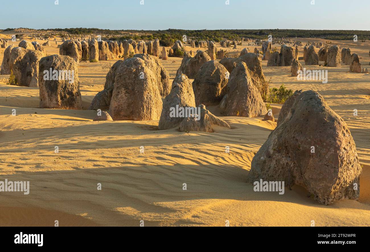 The limestone Pinnacles, Nambung National Park Stock Photo - Alamy