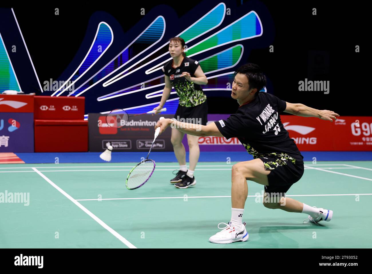 Shenzhen, China's Guangdong Province. 22nd Nov, 2023. Watanabe Yuta (R ...