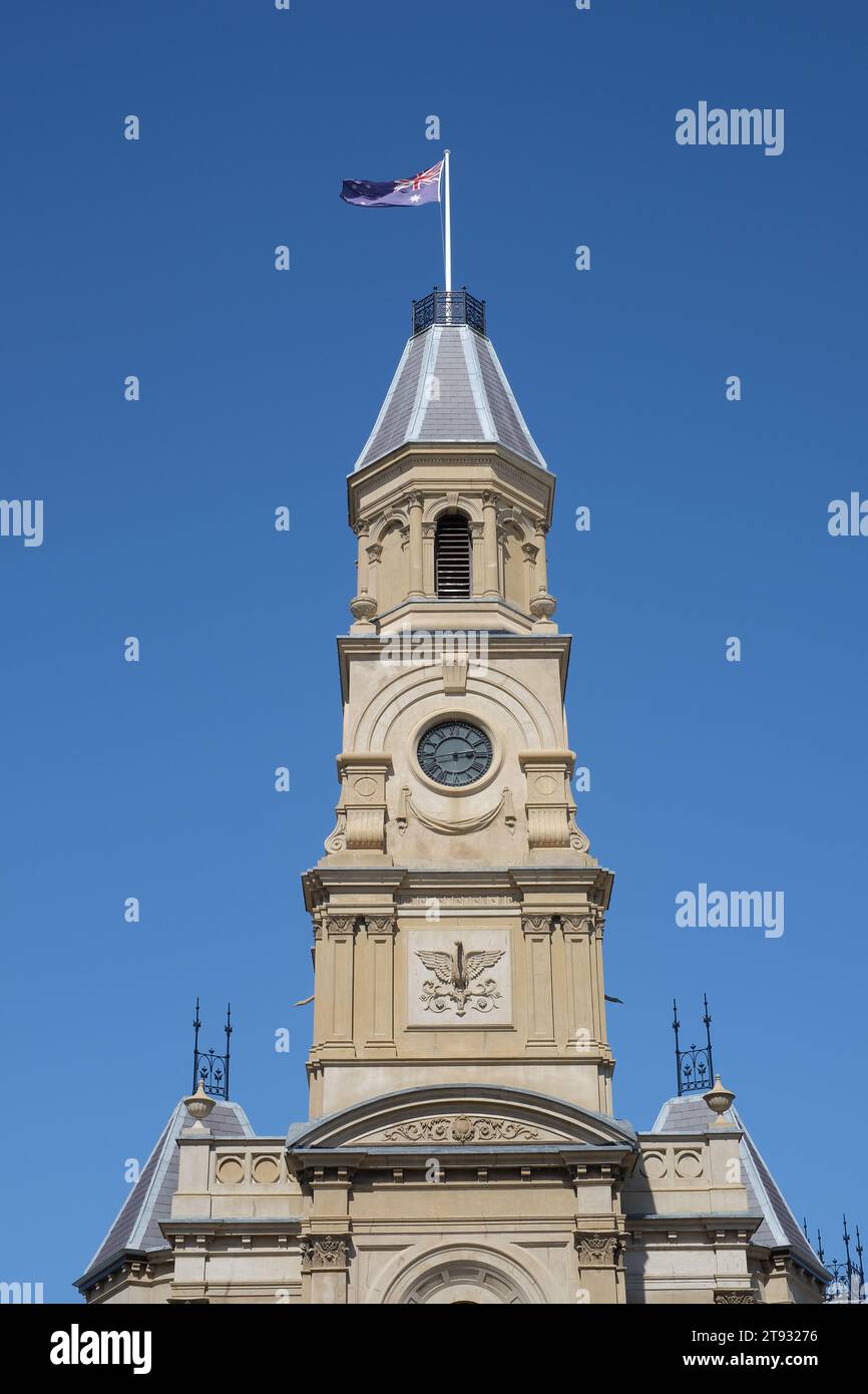 Cast iron crowsnest hi-res stock photography and images - Alamy