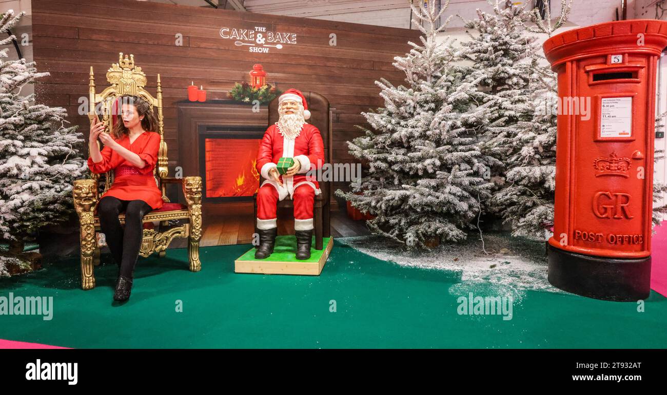 London, UK. 22nd Nov, 2023. Sweet Santa the life size Fathers Christmas ...