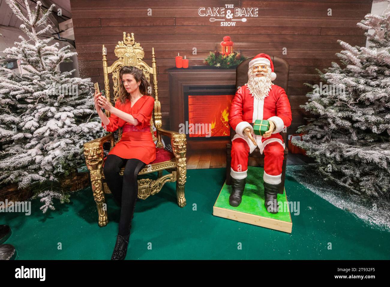 London, UK. 22nd Nov, 2023. Sweet Santa the life size Fathers Christmas ...