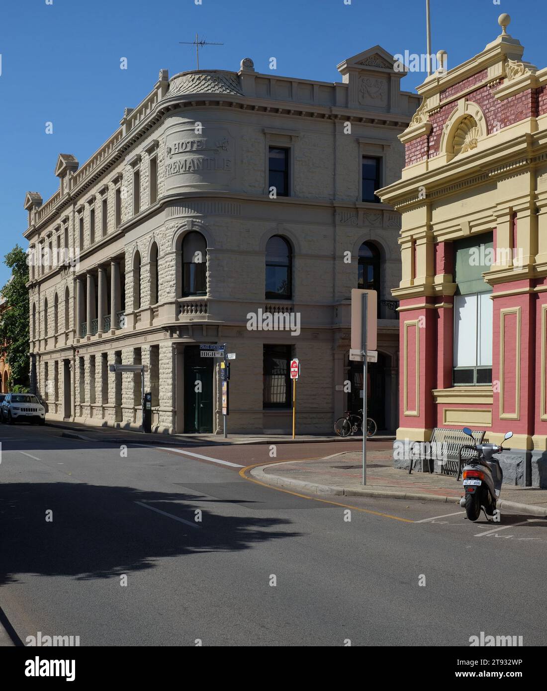 Stucco Rustication of Hotel Fremantle arched windows, loggia ...