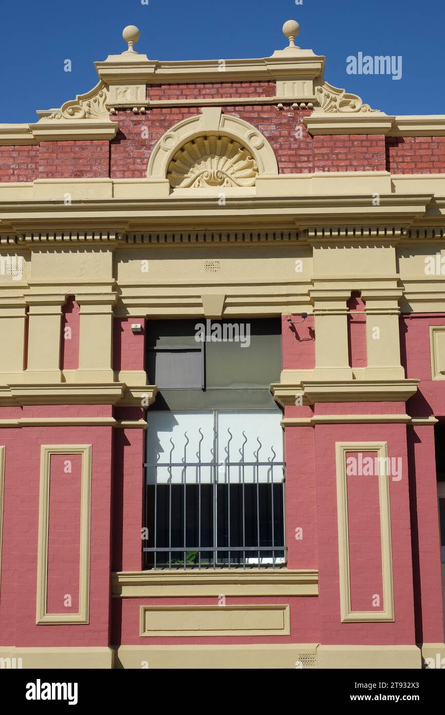 Brick recessed pediment hi-res stock photography and images - Alamy