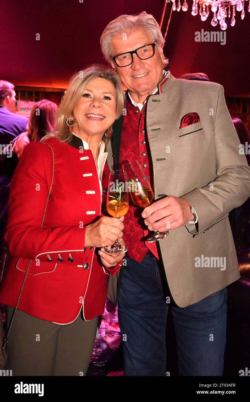 Marianne und Michael Hartl bei der VIP-Premiere der Show teatro - menu ...