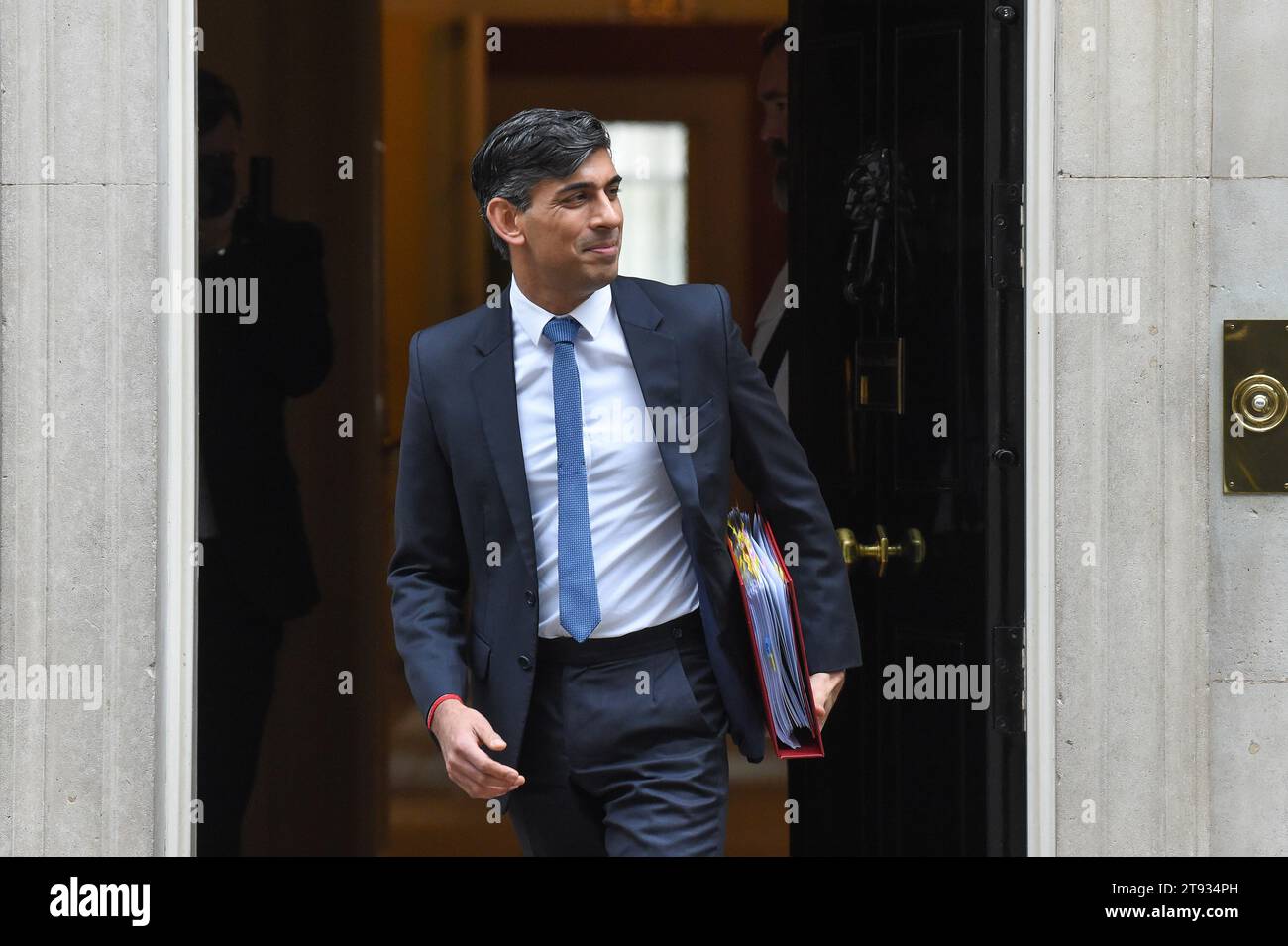 London, UK. 22nd Nov, 2023. Prime Minister Rishi Sunak leaves No.10 Downing Street for his ...