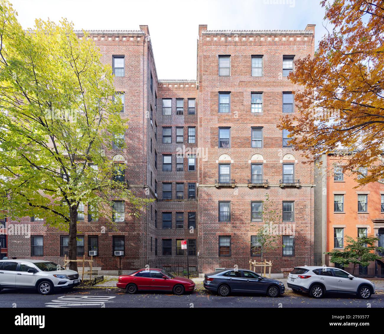 Orange Court, 35 Orange Street, is an Emery Roth-designed apartment ...