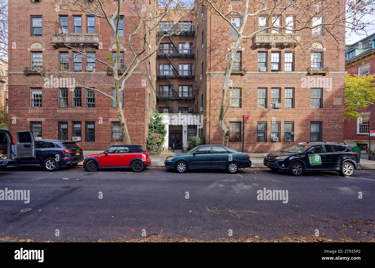 Orange Court, 35 Orange Street, is an Emery Roth-designed apartment ...