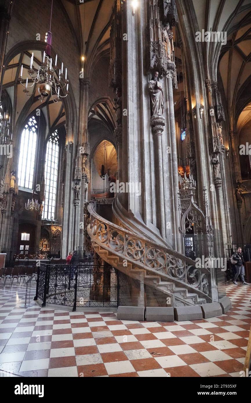 Stephansdom Innenansicht - Wien 21.11.2023: Wien *** St. Stephens ...