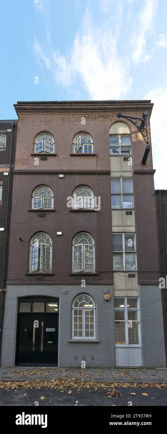 Former warehouse converted hi-res stock photography and images - Alamy