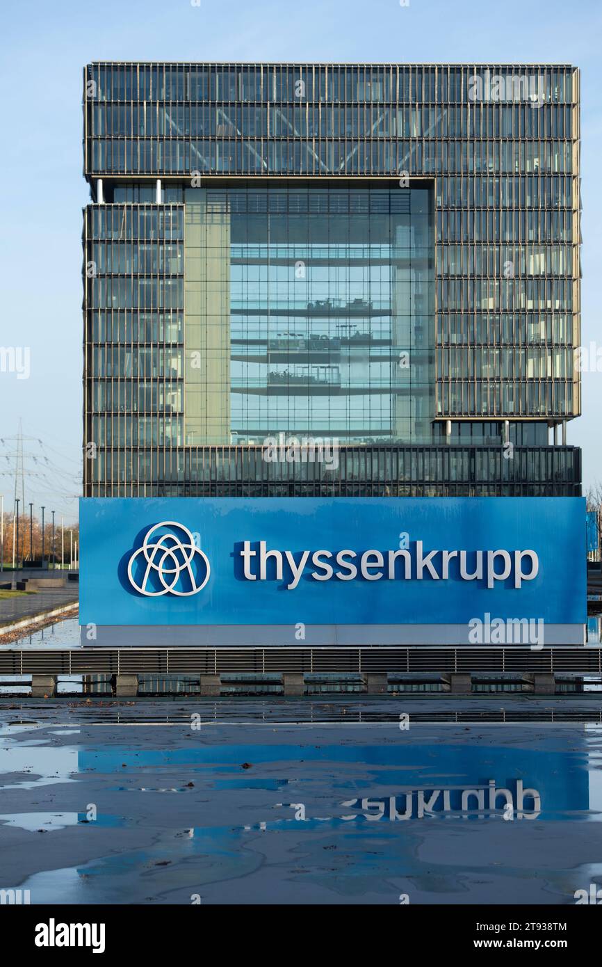 Die Konzernzentrale von ThyssenKrupp in Essen, Firmenlogo, Quartier ...