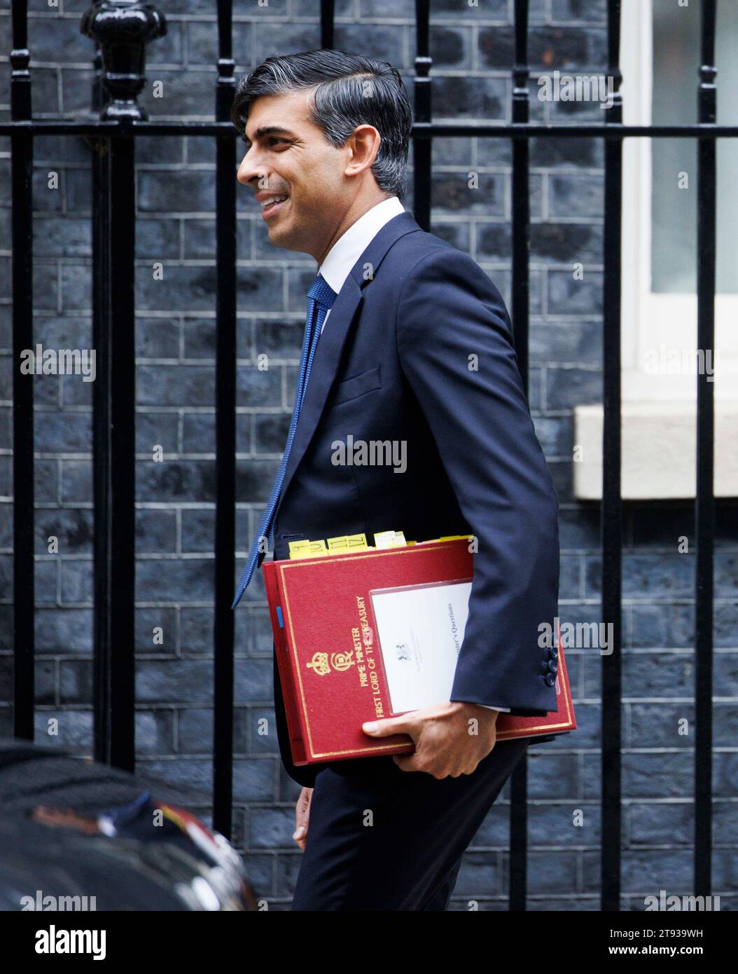 London, UK. 22nd Nov, 2023. Prime Minister, Rishi Sunak, heads to ...