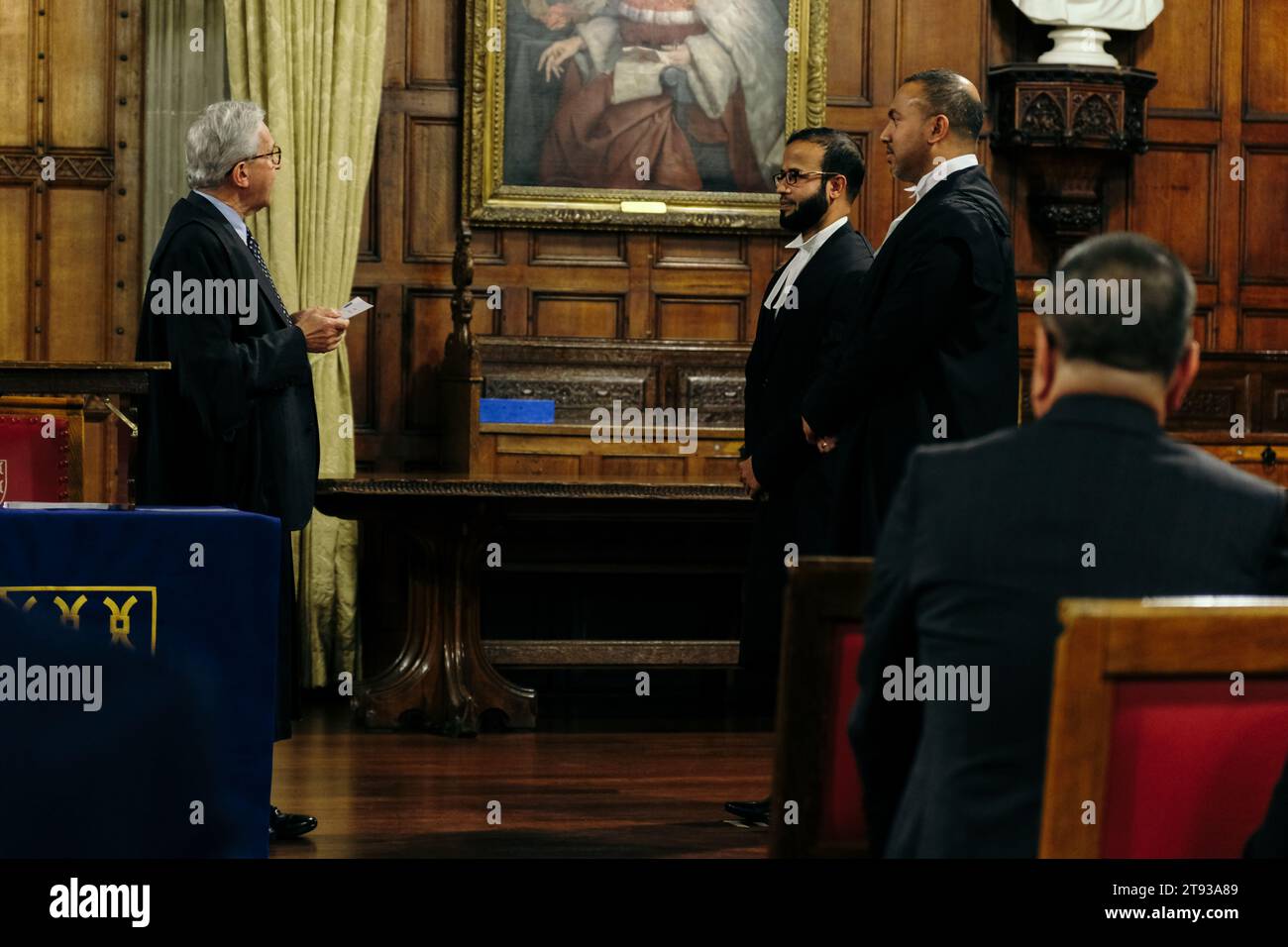 British courtroom barrister hi-res stock photography and images - Alamy