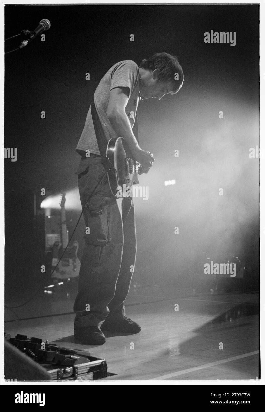 Graham coxon 90s hi-res stock photography and images - Alamy