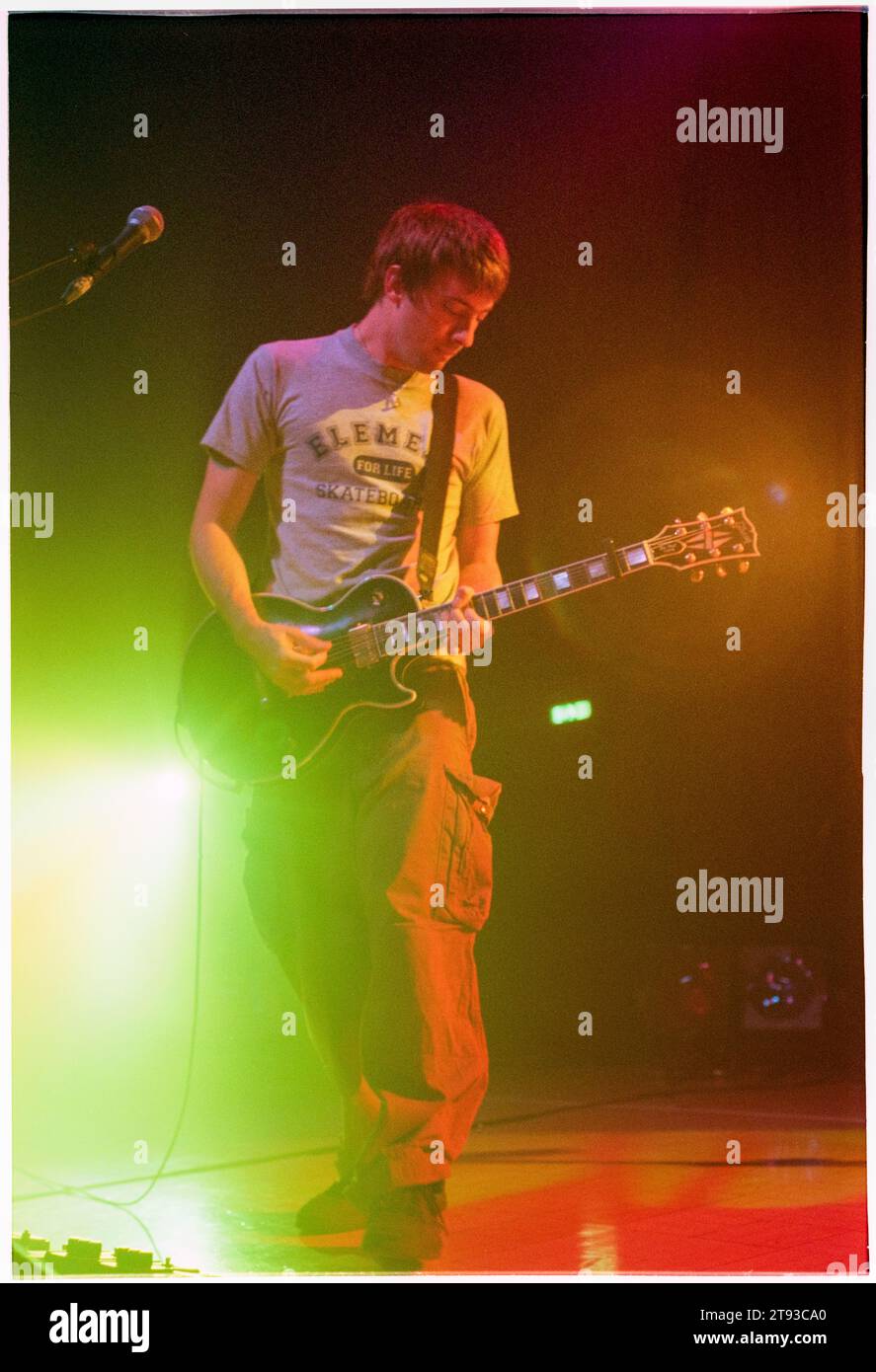 Graham coxon 90s hi-res stock photography and images - Alamy