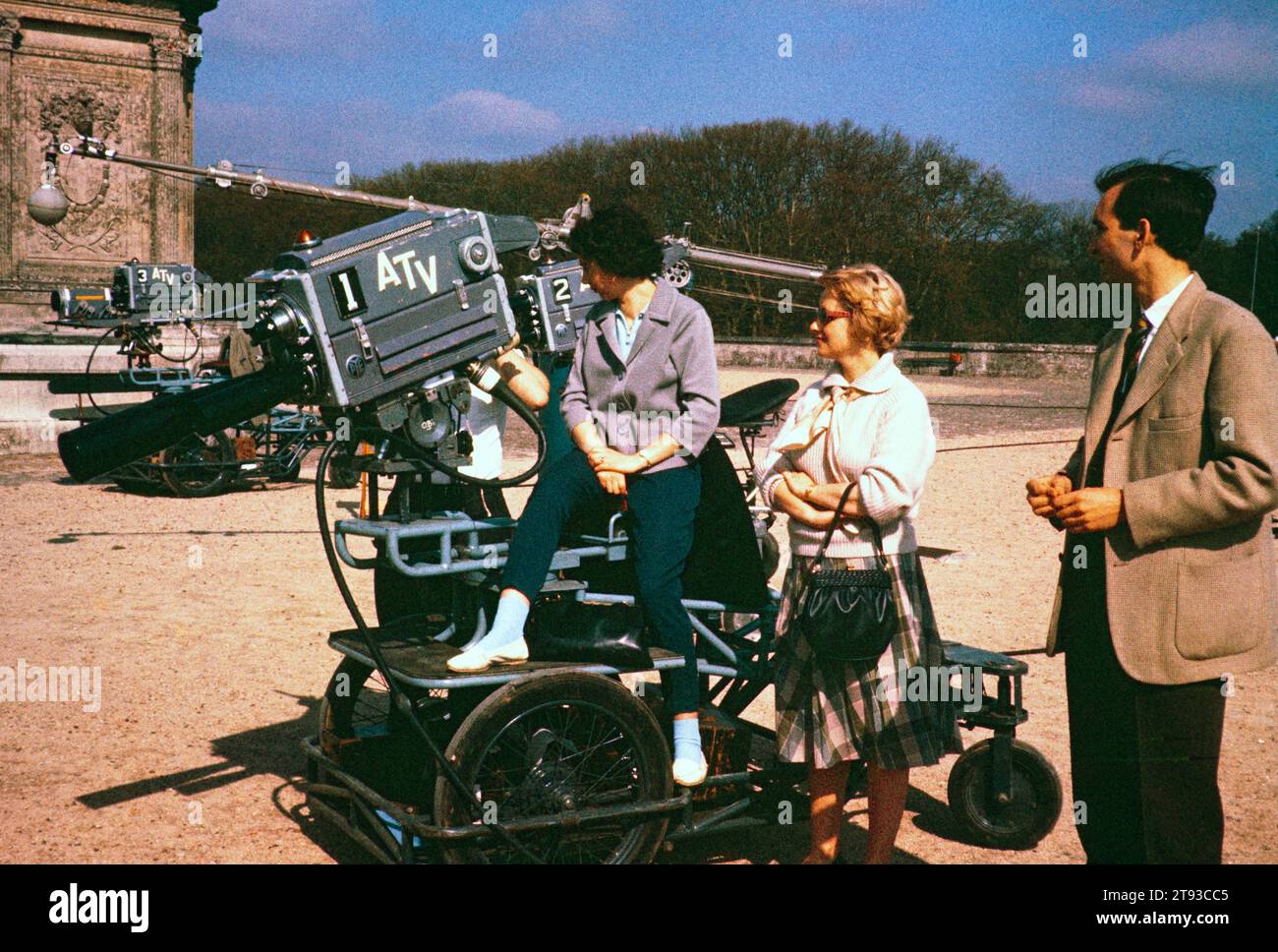 Team broadcast hi-res stock photography and images - Alamy