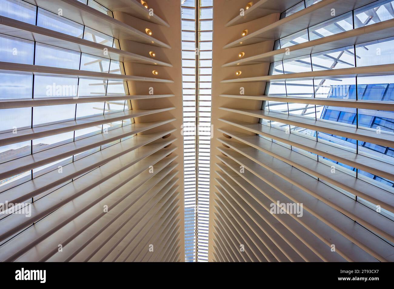 Interior roof oculus world hi-res stock photography and images - Alamy