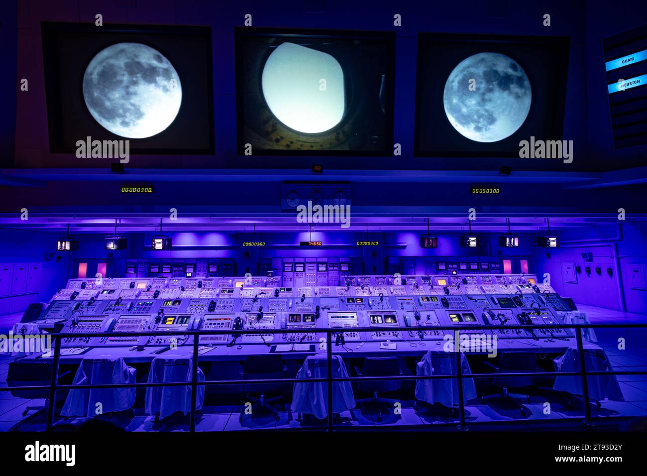Satellite control panel hi-res stock photography and images - Alamy