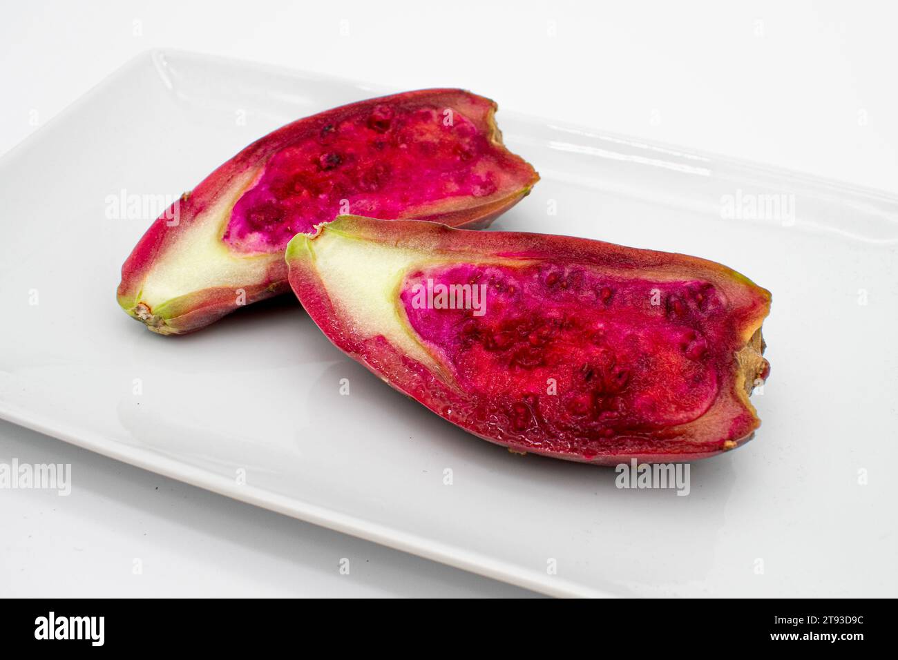 Pink fruit of the prickly pear cactus hi-res stock photography and ...