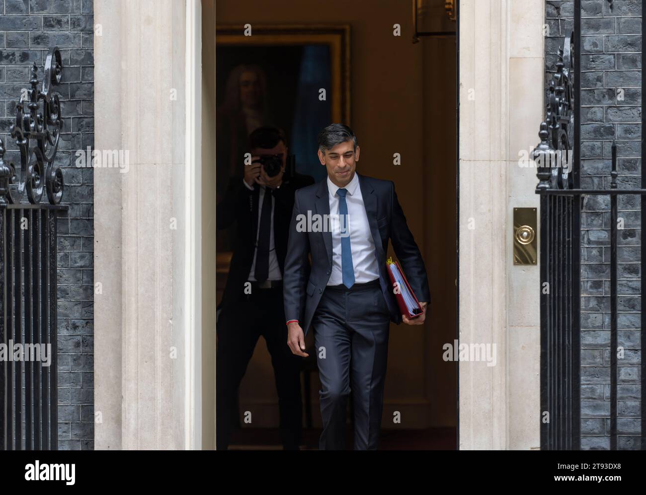London, UK. 22nd Nov, 2023. Prime Minister Rishi Sunak MP leaves 10 Downing Street and prepares ...