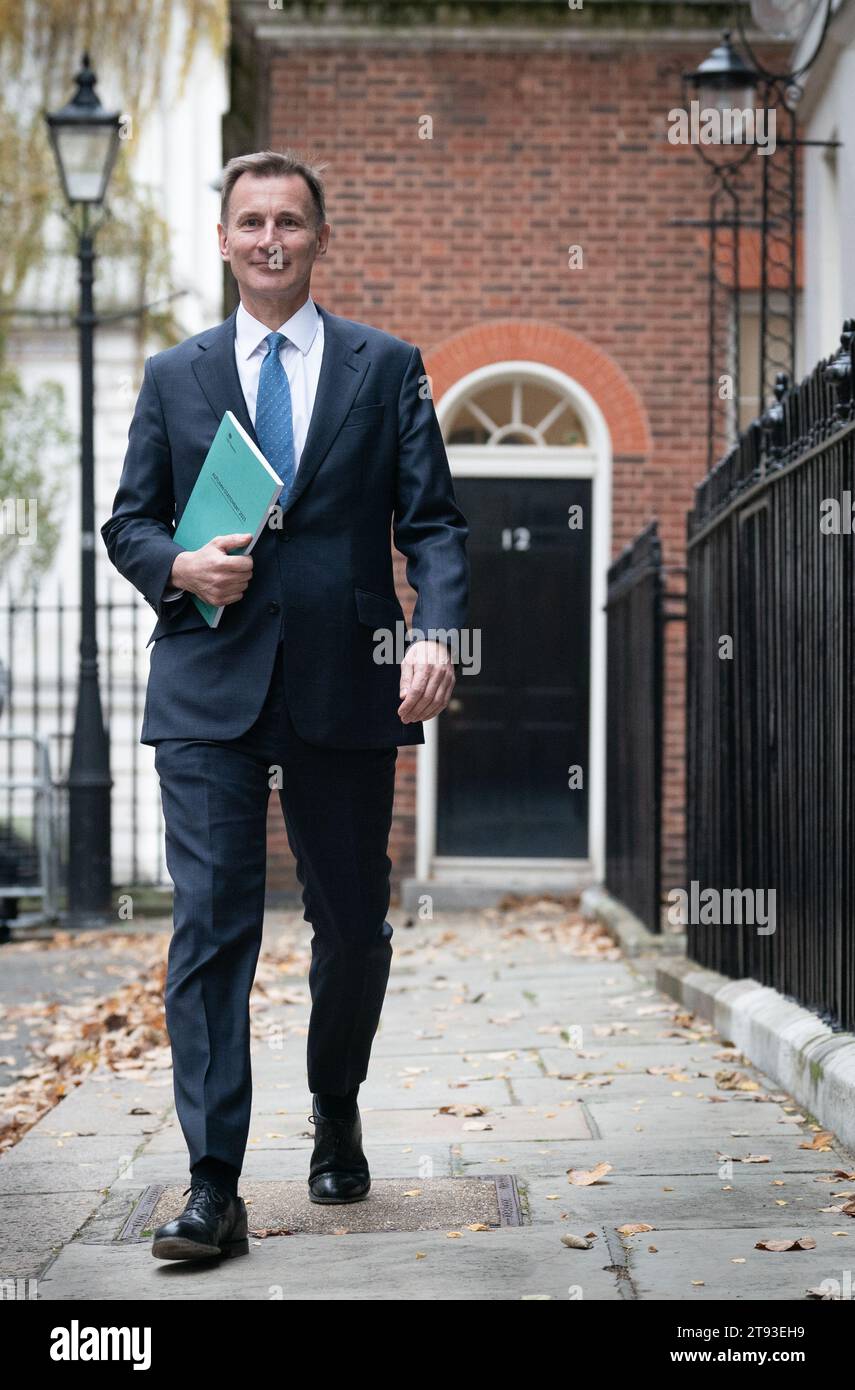 Chancellor of the Exchequer Jeremy Hunt leaves 11 Downing Street ...