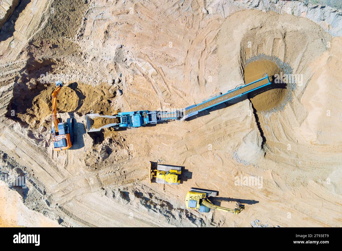 Processing crushed cone type hi-res stock photography and images - Alamy
