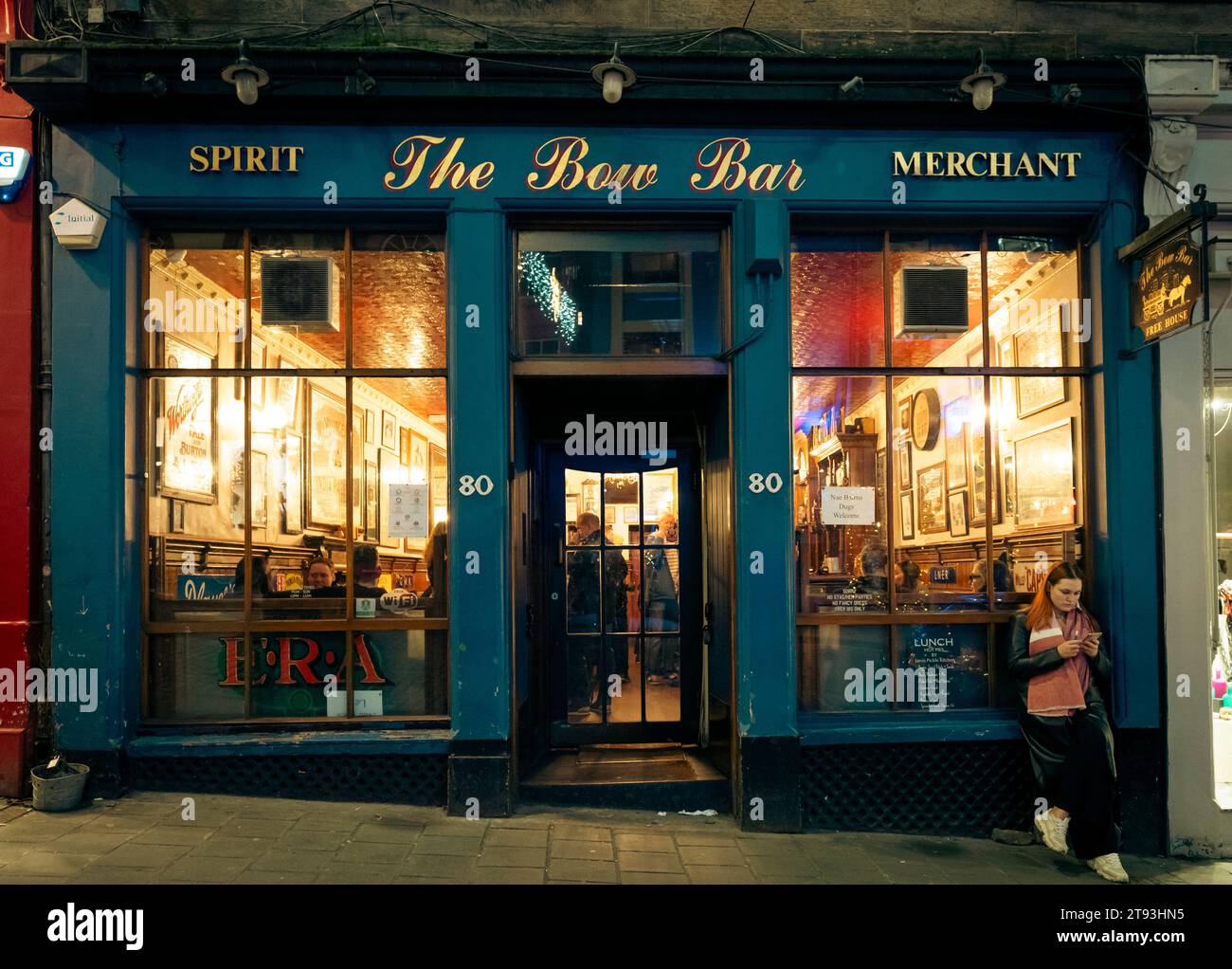Exterior of The Bow Bar at night on Victoria Street in Edinburgh Old ...