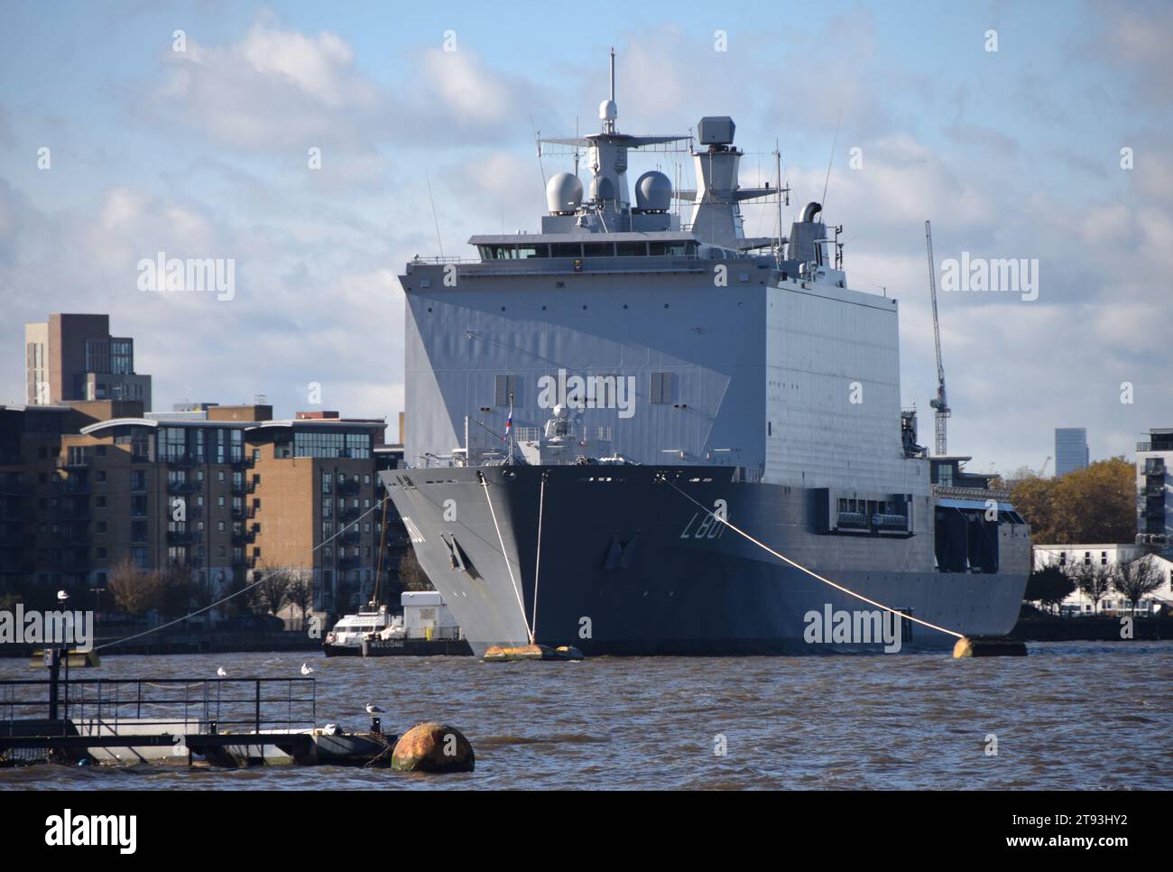 Royal navy ship l801 imo 9280768 rotterdam class landing pl hi-res stock photography and images ...