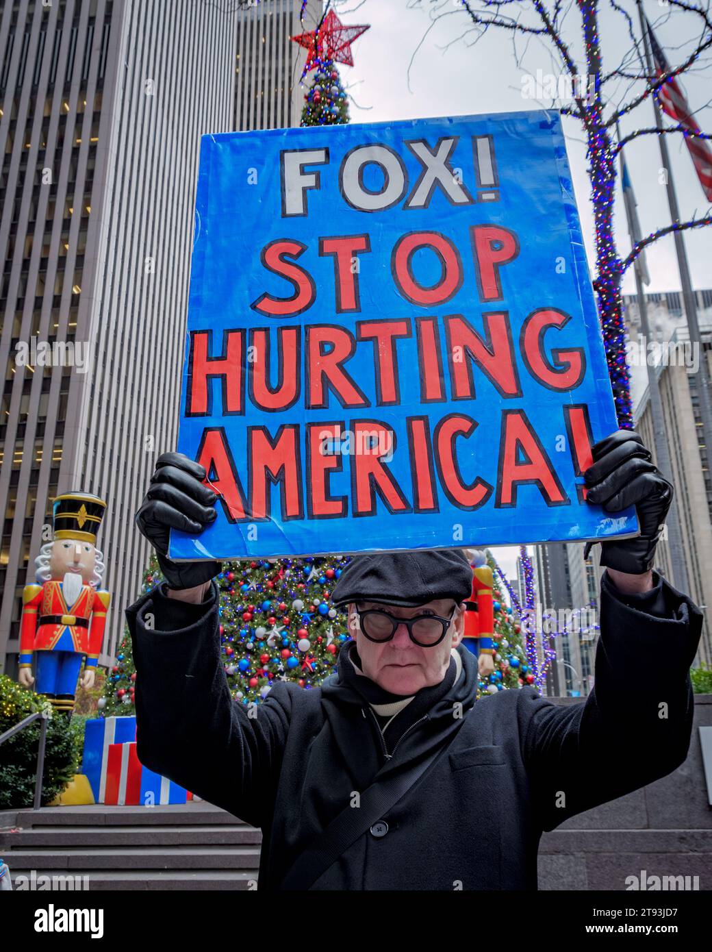 USA. 21st Nov, 2023. In anticipation of the holiday season and the ...