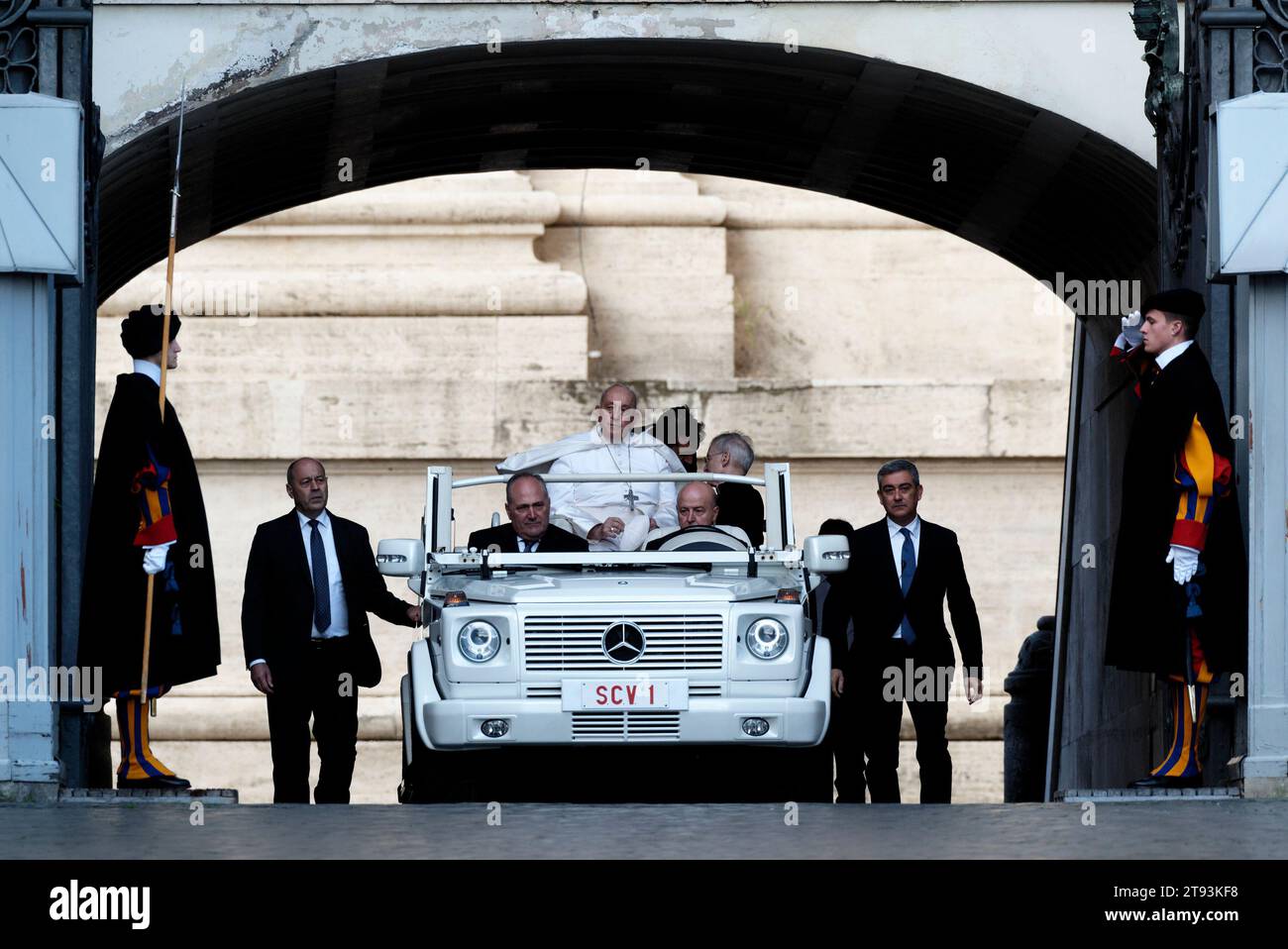 Pope Frances arrives in Pope Mobile to lead his weekly general audience ...