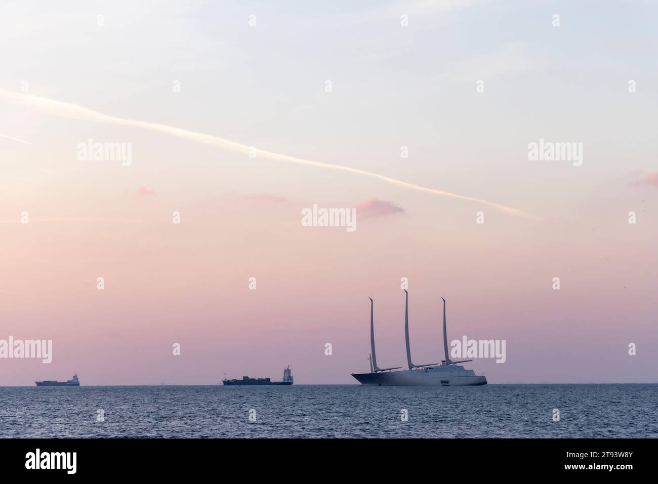 Andrey melnichenko yacht hi-res stock photography and images - Alamy