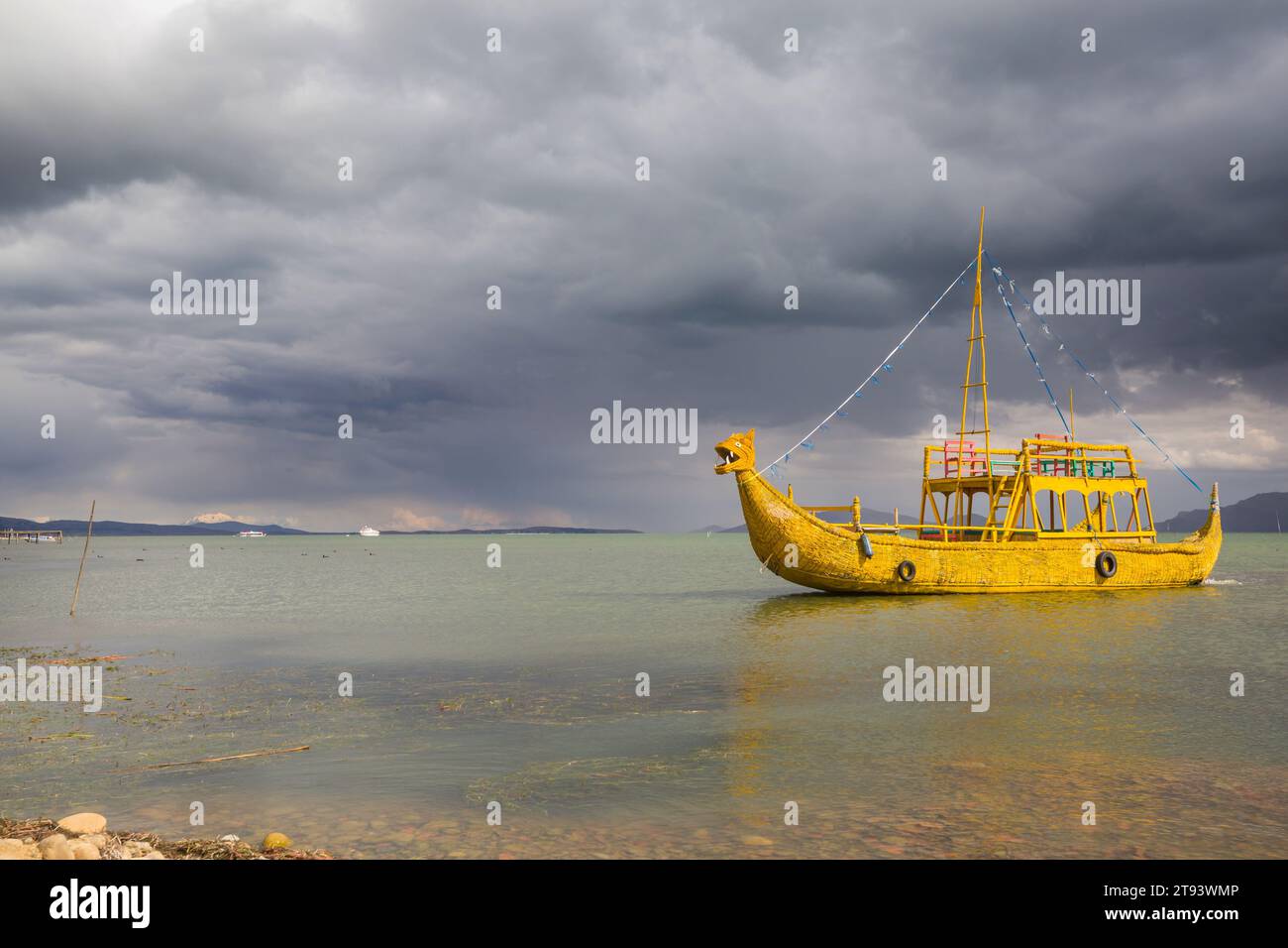 Totora boat on the Titicaca lake in Bolivia Stock Photo - Alamy
