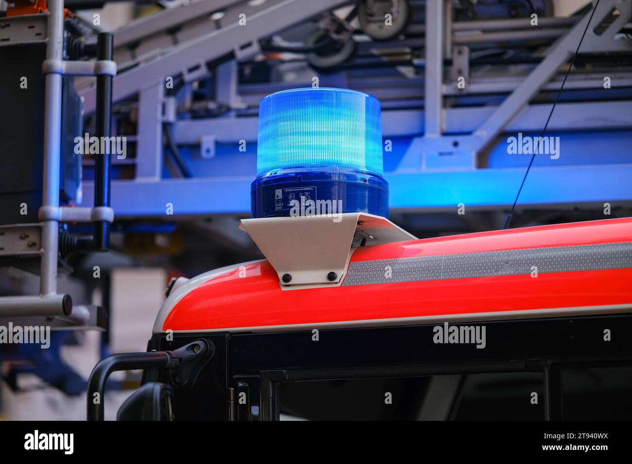 Düsseldorf 22.11.2023 Feuerwehr Blaulicht Sondersignal Notfall ...