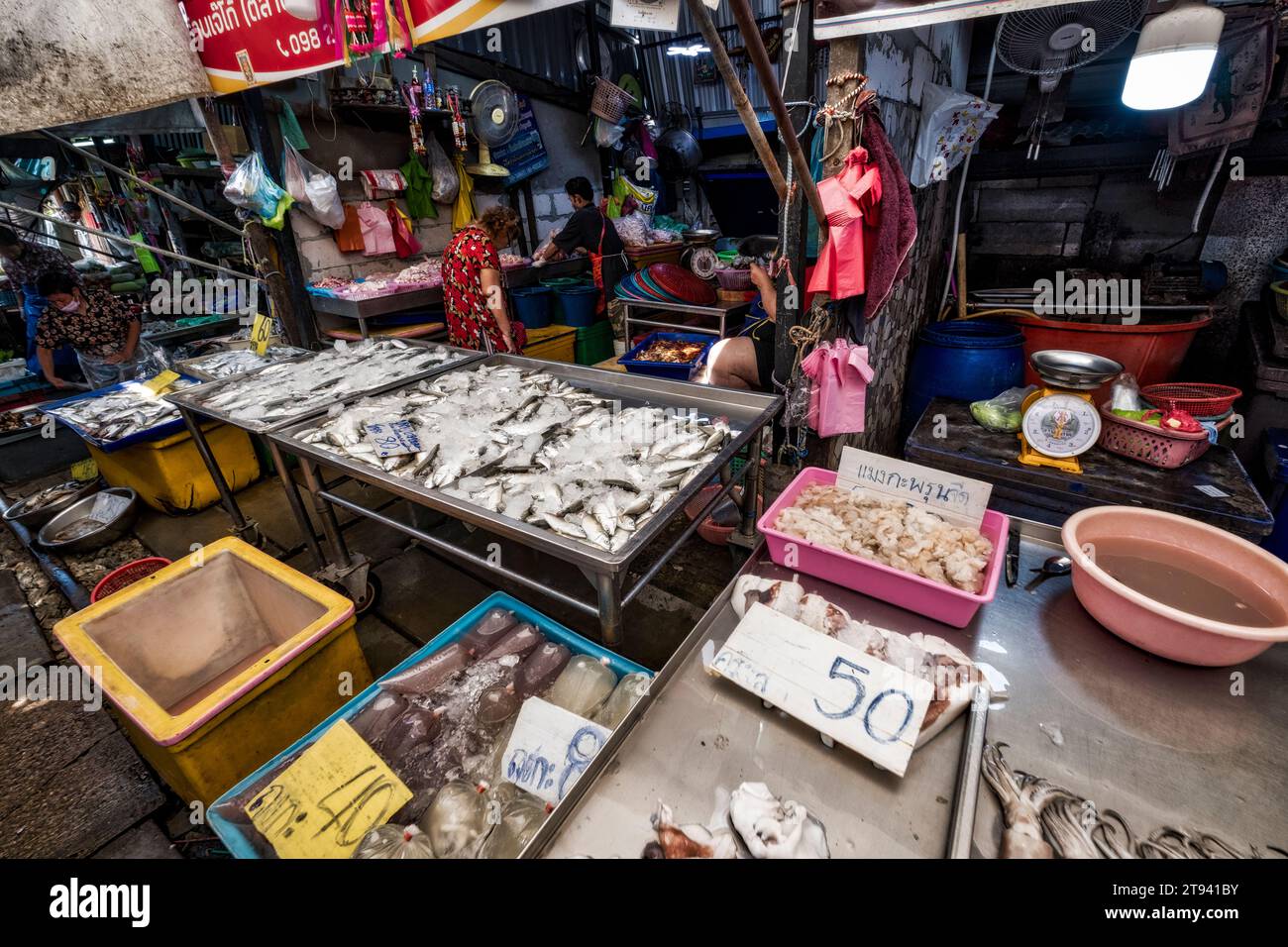 Mae Klong Railway Market (Hoop Rom Market), Thailand, Asia Stock Photo ...