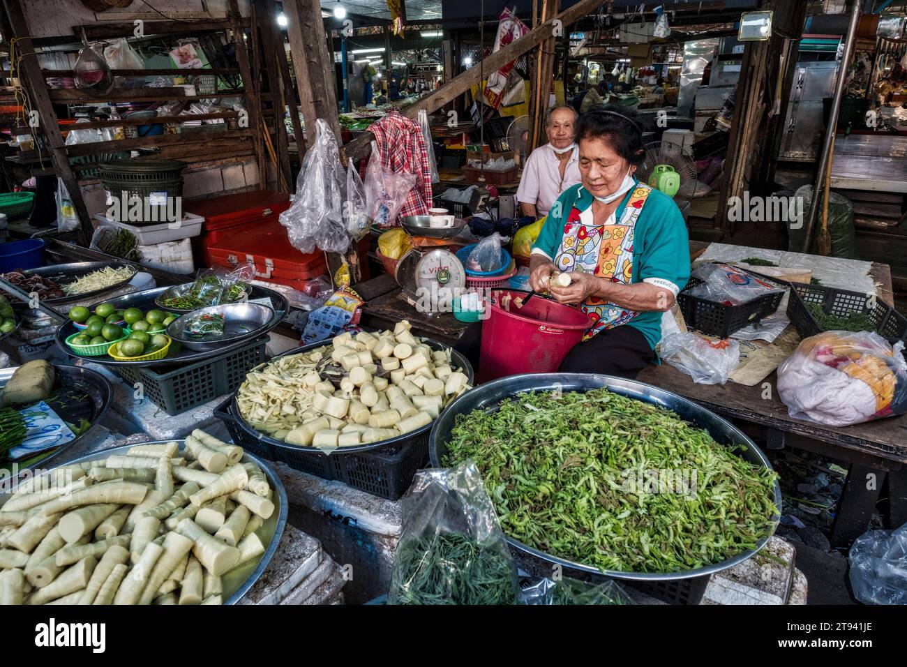 Mae Klong Railway Market (Hoop Rom Market), Thailand, Asia Stock Photo ...