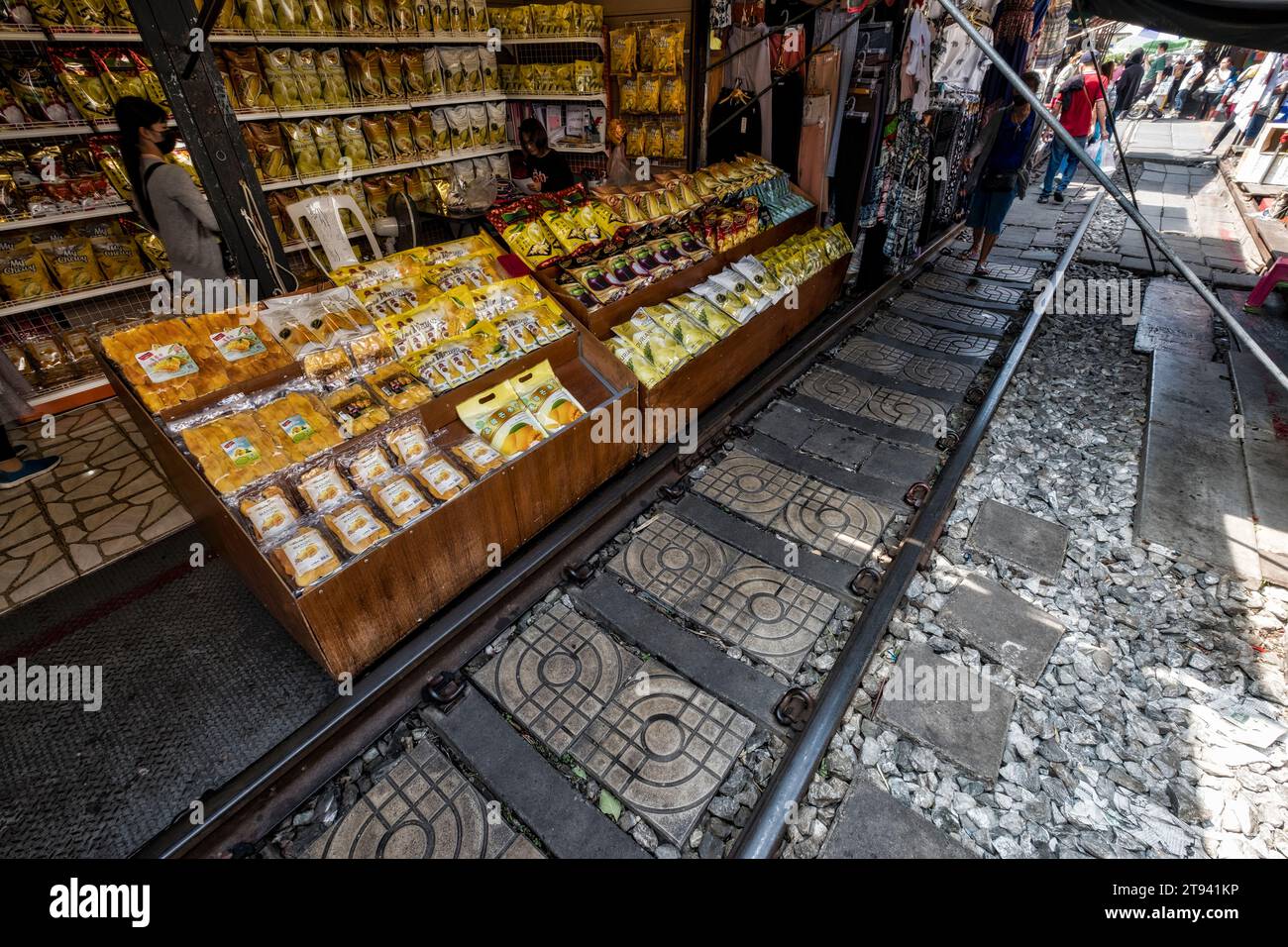Mae Klong Railway Market (Hoop Rom Market), Thailand, Asia Stock Photo ...