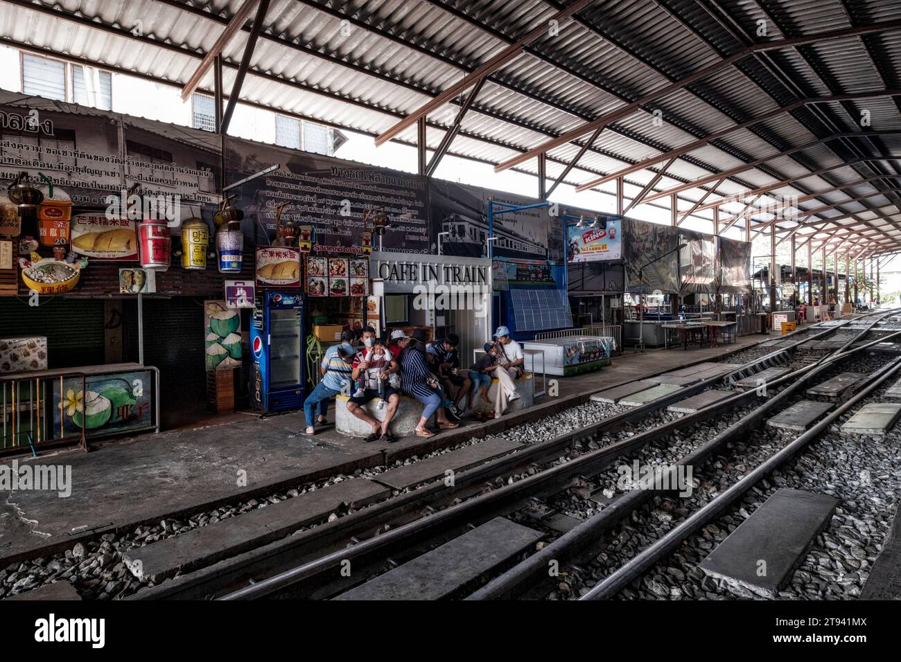 Mae Klong Railway Market (Hoop Rom Market), Thailand, Asia Stock Photo ...