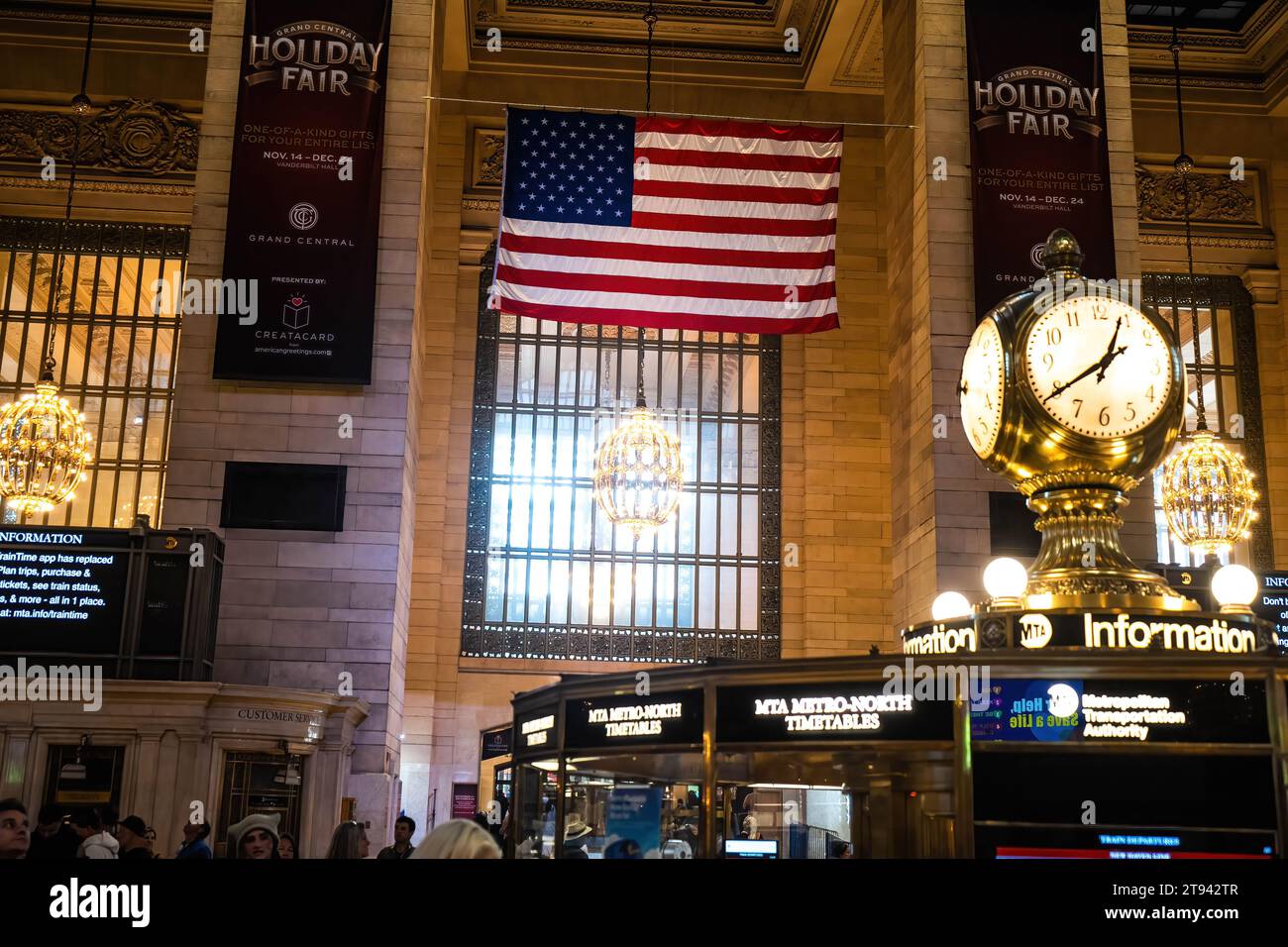 New York City, NY: november 11,2022- Panoramic view of Iconic Grand ...