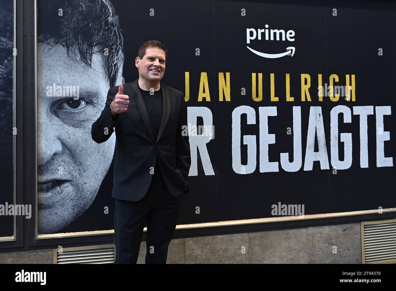 Jan ULLRICH vor Filmplakat am Sendlinger Tor Kino. Special Screening ...