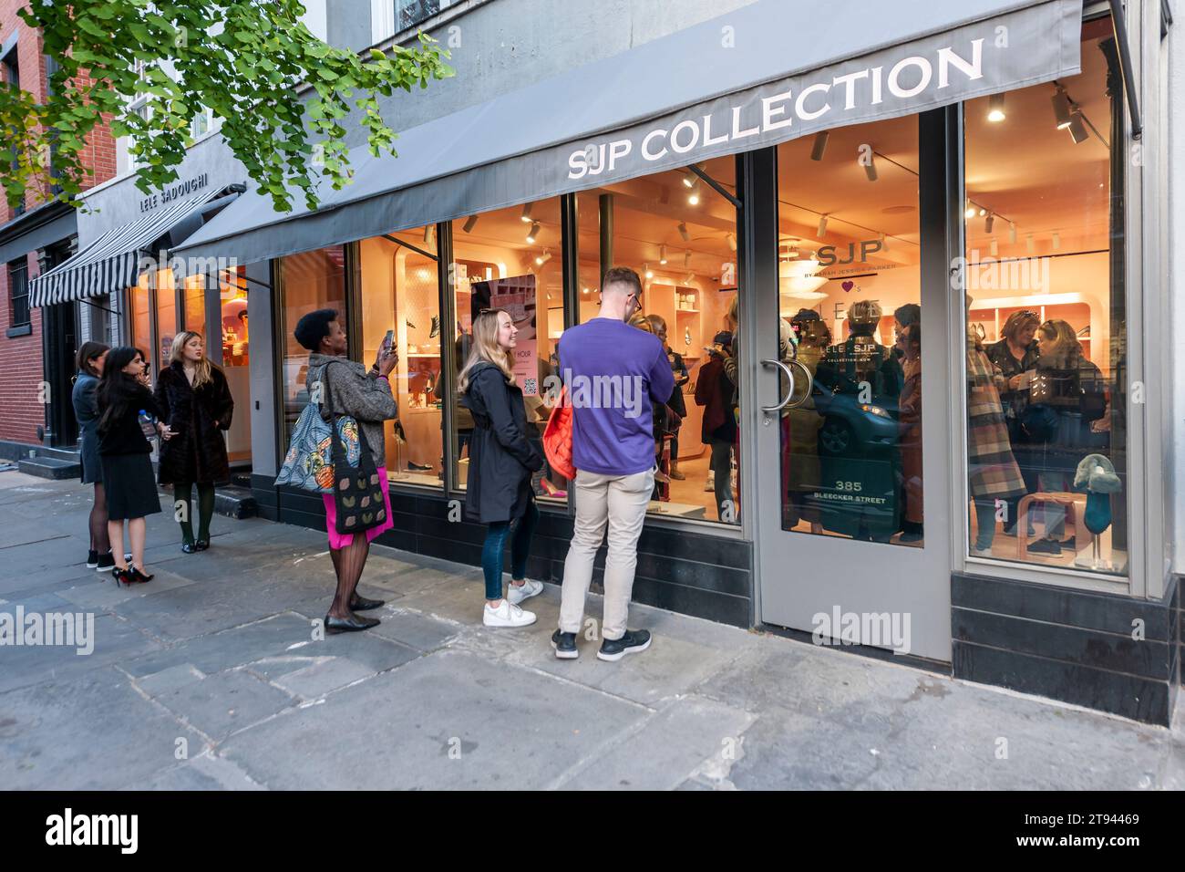 Shoppers at the SJP by Sarah Jessica Parker shoe store on trendy ...