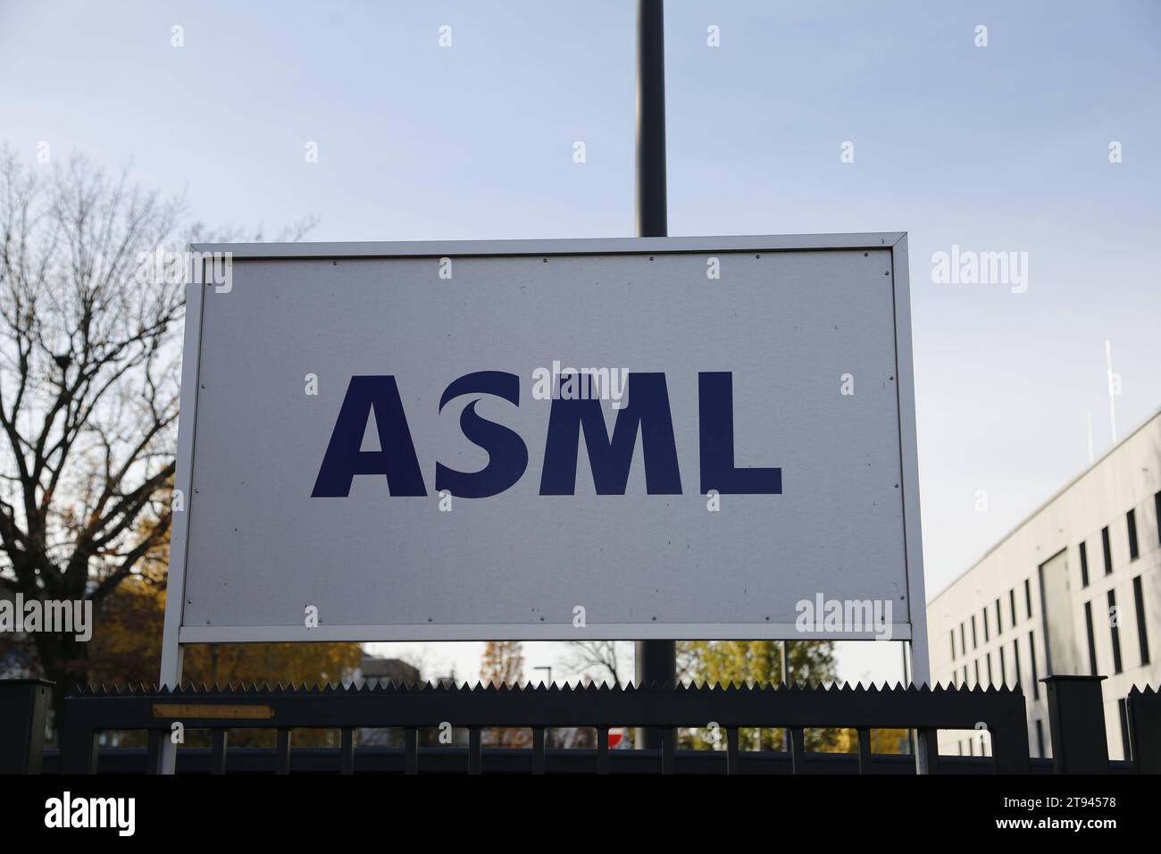 ASML in der Waldkraiburger Straße in Berlin am 22.11.2023 *** ASML in Waldkraiburger Straße in ...