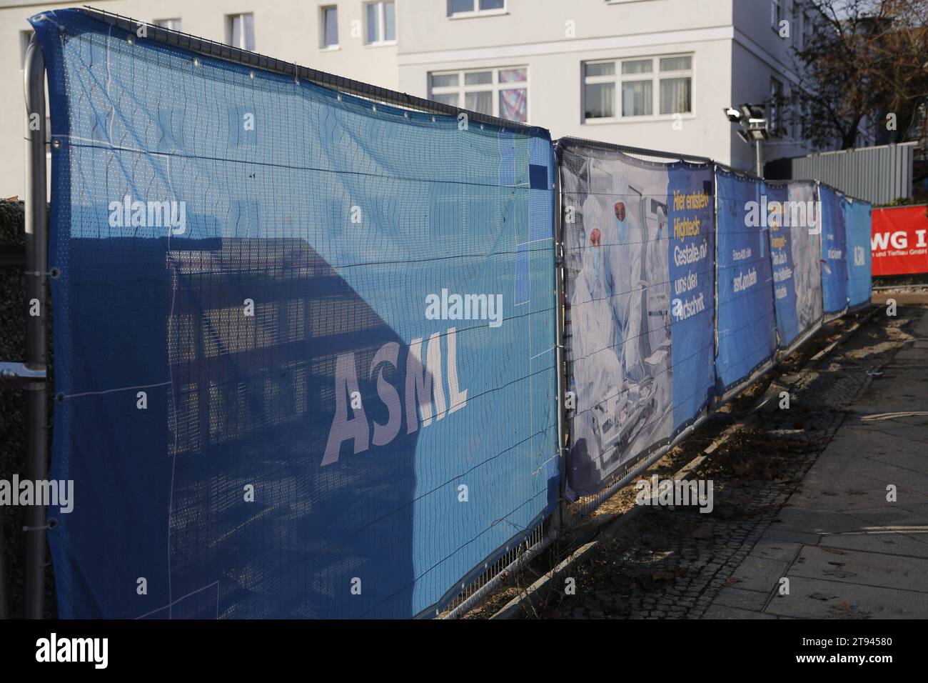 ASML in der Waldkraiburger Straße in Berlin am 22.11.2023 *** ASML in ...